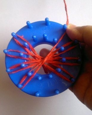 How To Make Bloom Loom Flowers On A Vintage Studio Twelve Loom